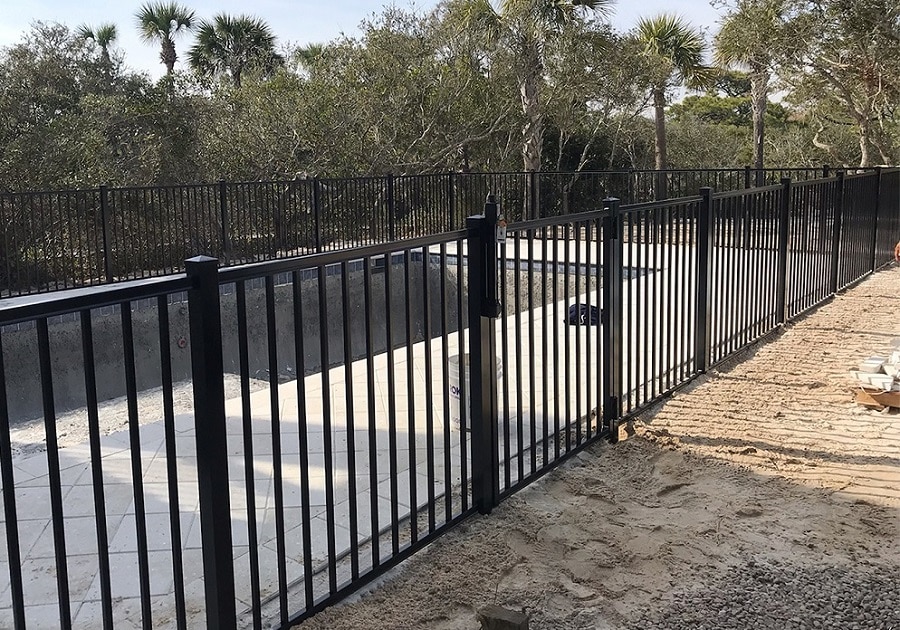 6 Simple Landscaping Ideas for Your Security Fence